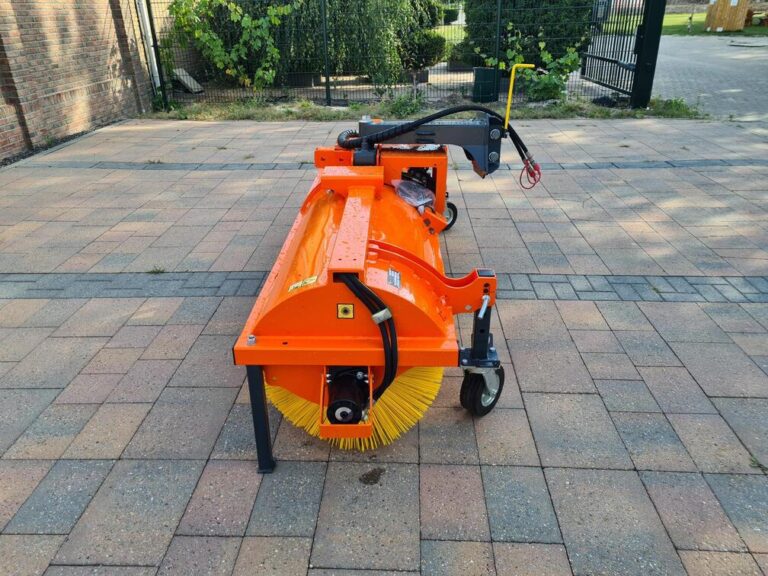 Moderntech veegmachine | Boerderijmachines.nl