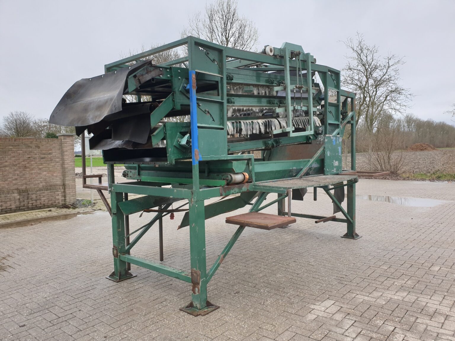 Overveld sorteermachine | Boerderijmachines.nl