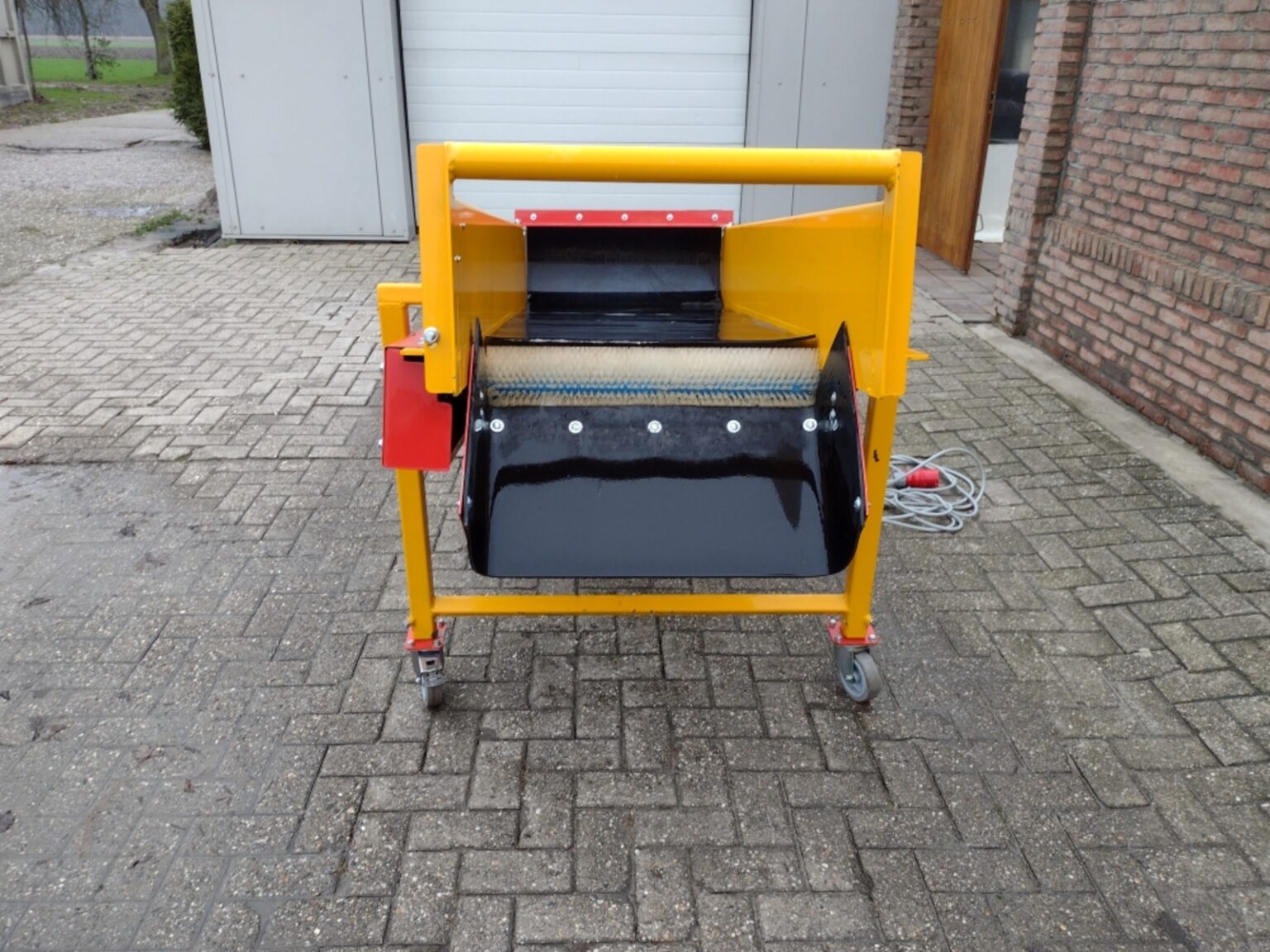 Spinnekop borstelmachine/poetsmachine | Boerderijmachines.nl