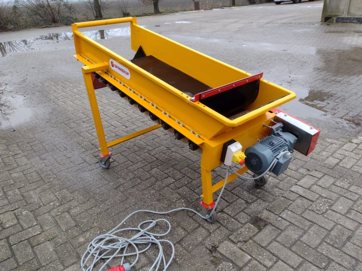 Spinnekop borstelmachine/poetsmachine | Boerderijmachines.nl